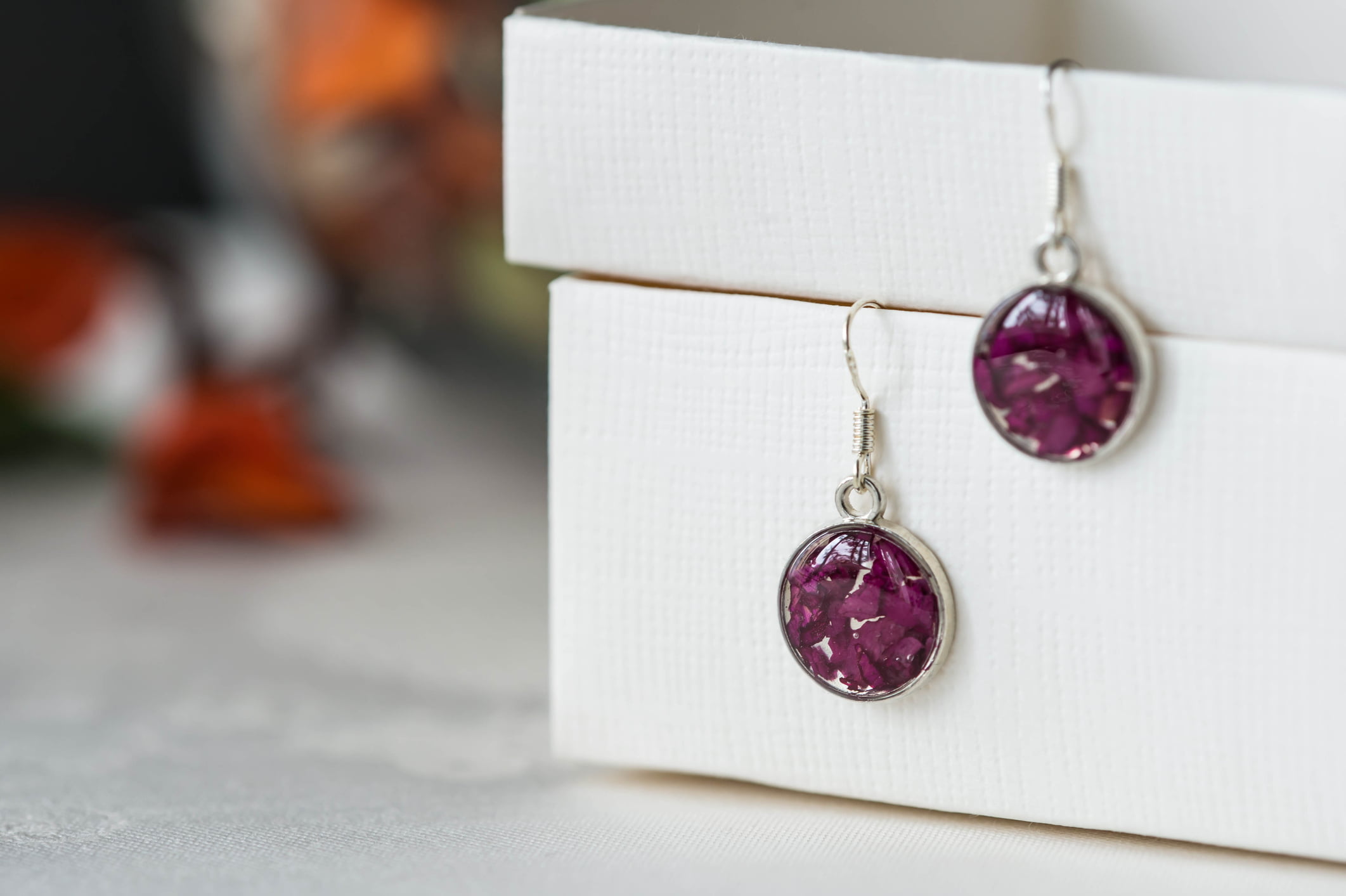 Epoxies in jewellery: a hidden gem - Epoxy Europe